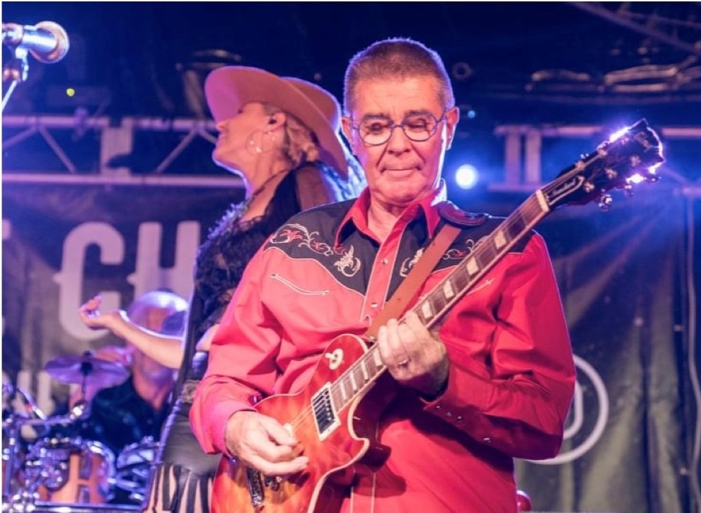 About Us | The Chain Band